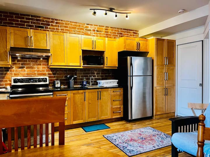 Cozy 1 Bedroom Apartment Downtown - Sherbrooke