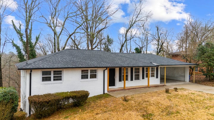 Home Sweet Home-modern Comfort Near Lake Lanier - Gainesville, GA