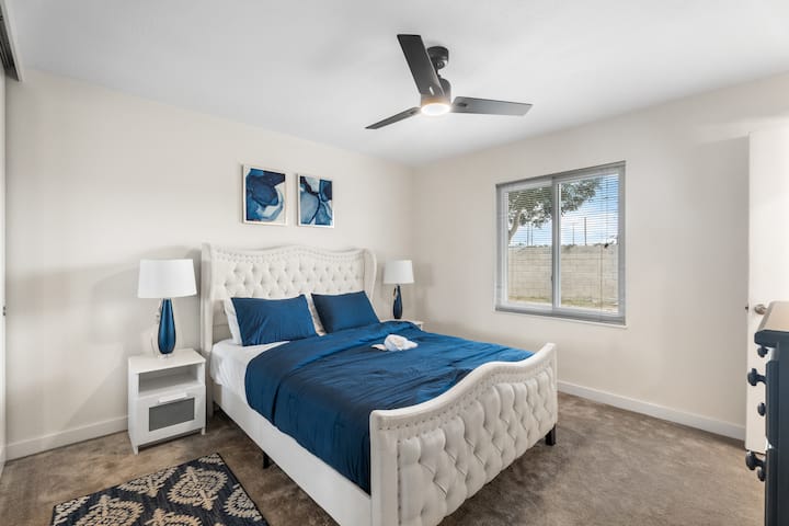 Clean & Roomy Huntington Beach Getaway - Huntington Beach, CA