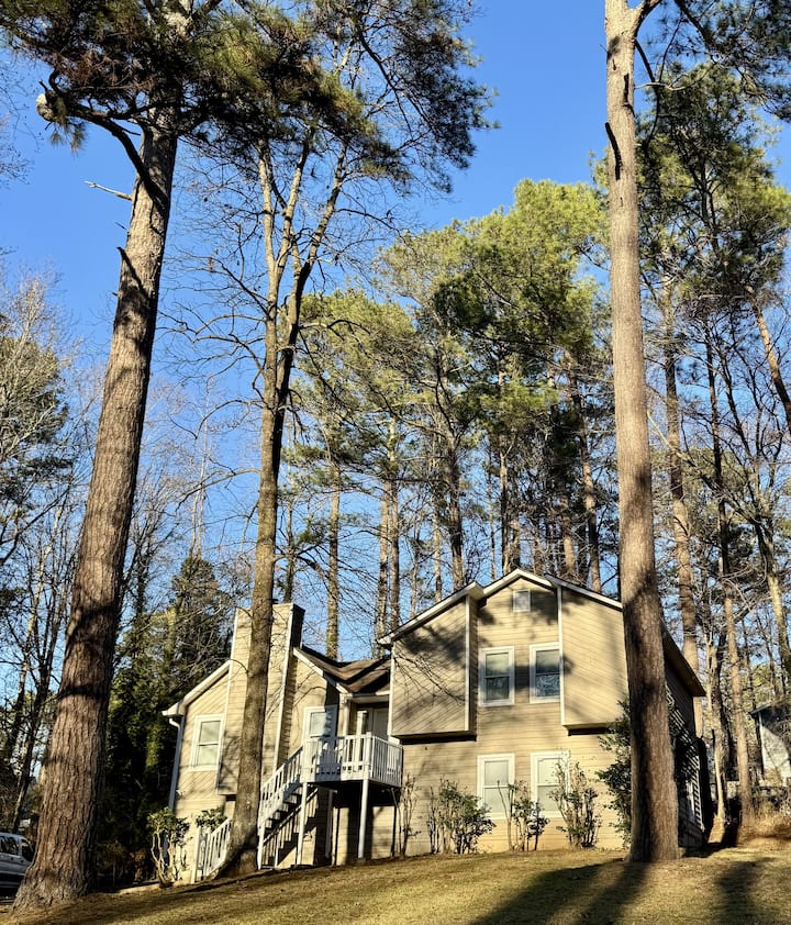 Cinèluxe Retreat Hideaway - Kennesaw, GA