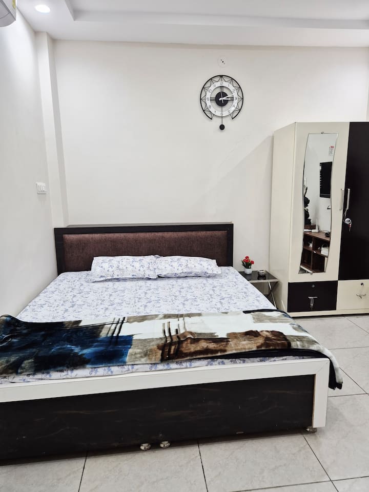 Mahadev Homestay With Garden – Peaceful 2bhk - Ujjain