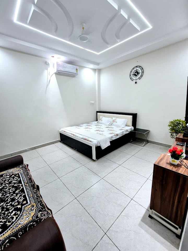 Mahadev Homestay With Garden – Peaceful 2bhk - Ujjain