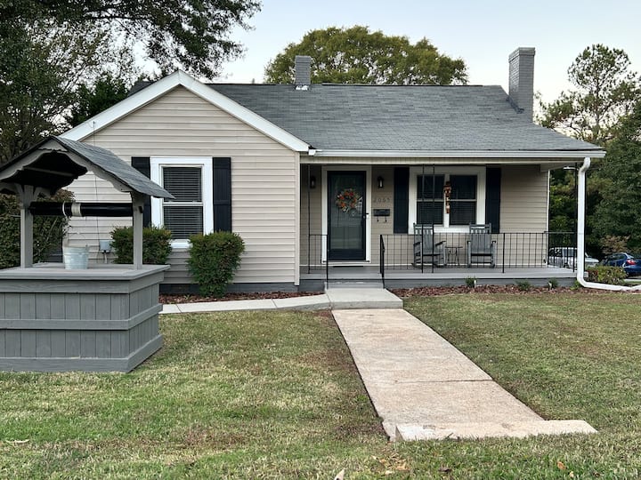 Renovated Retreat W/deck - Pet Friendly! - Hickory, NC
