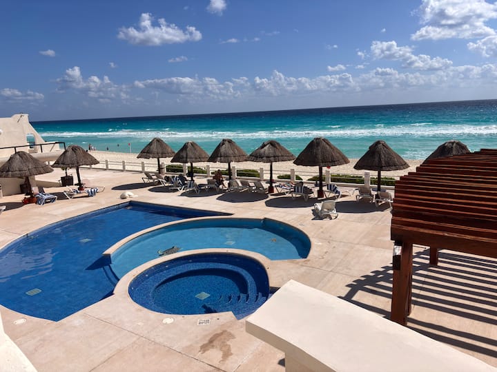 Apartamento En La Playa Con 3 Piscinas Impecable - Cancún