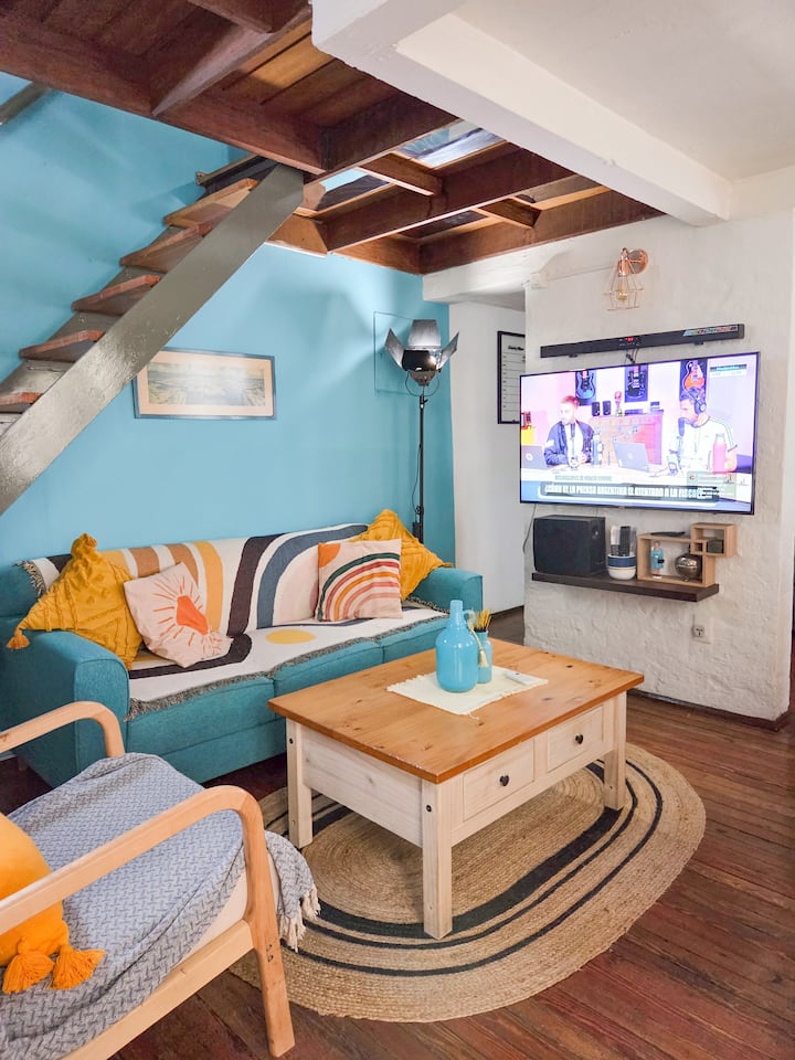 Dúplex S. Xix 55 M².  Diseño En C. Vieja (3p) - Montevideo