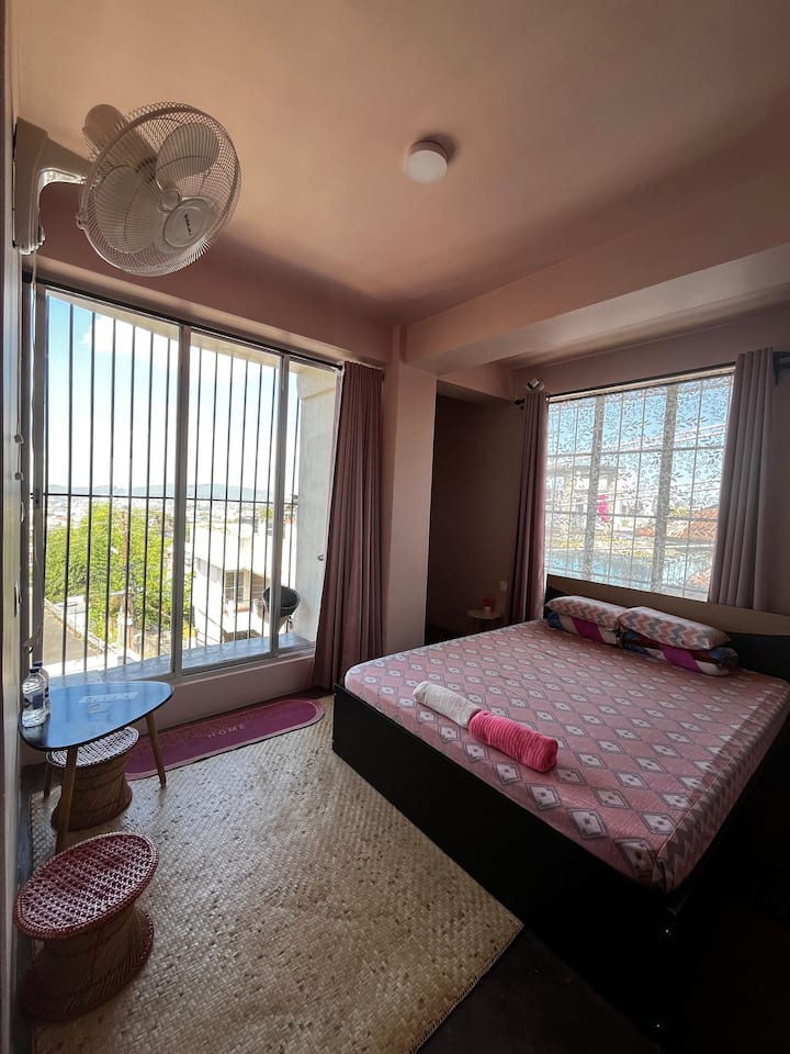 Pink Room(gretz Homestay) - Shillong
