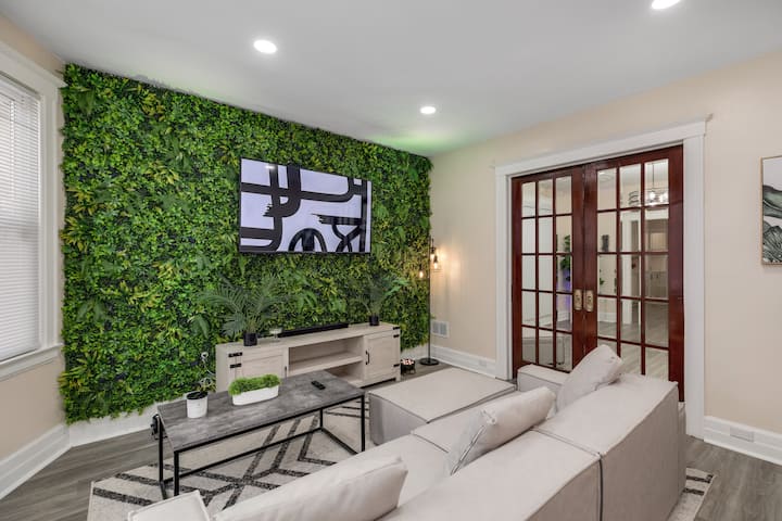 Modern 2br Lower Unit Near Downtown Detroit - Ford Field Detroit