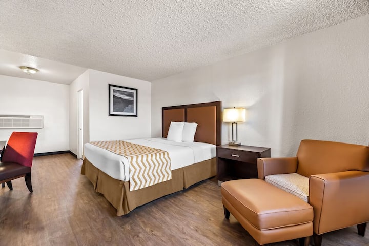 1 Queen Bed | Travelodge Page | Free Parking - Page, AZ