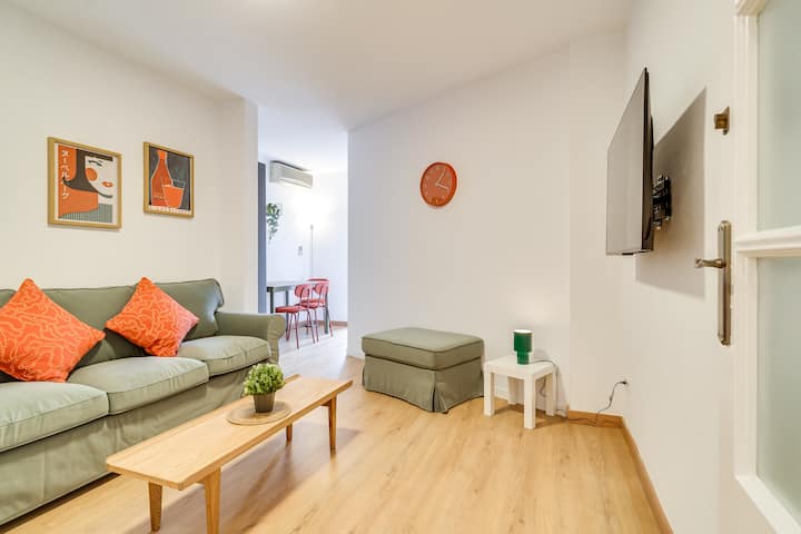 Very Central 5-bedroom 2 Full Bathroom Apartment - Barcelona