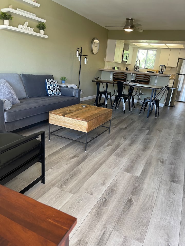 Beautifully Furnished 2 Bedroom In Tehachapi - Tehachapi, CA