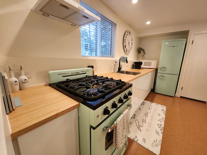 Hot Springs Hideaway | 4 Min To Hot Pools - Fairmont Hot Springs