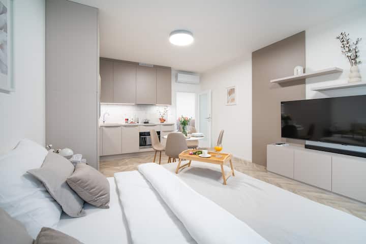 Apt|10'city|free Parking|terrace&balcony|nespresso - Brno