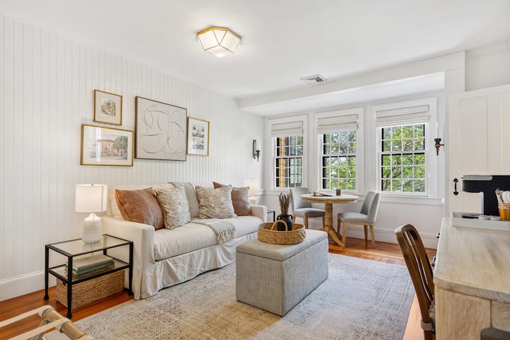 Driftwood Suite - Luxury Retreat In Newport - Newport, RI