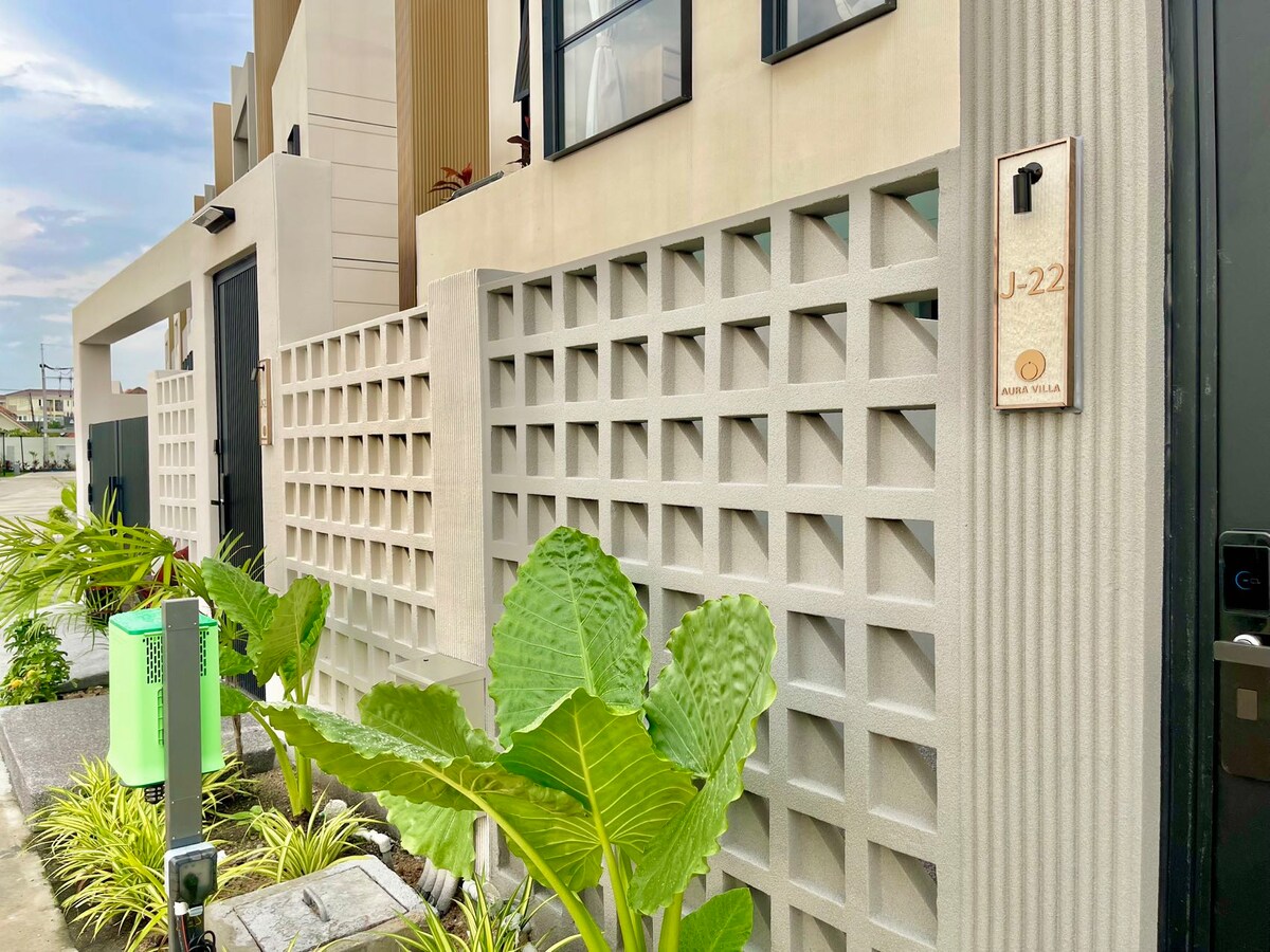 J23 Pattaya City Center Villa, 3 Floors, 4 Bedrooms, 5 Bathrooms, Each ...