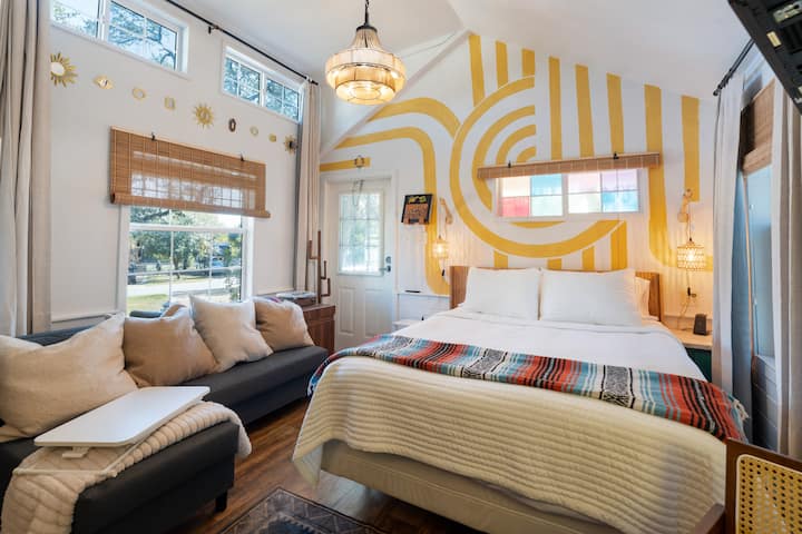 Sunset Spur · Cozy Cabin Under The Stars - Lakeway, TX