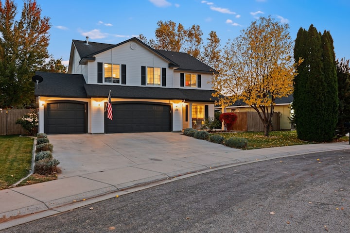Spacious 5 Br Family Home Near Settlers Park - Meridian, ID