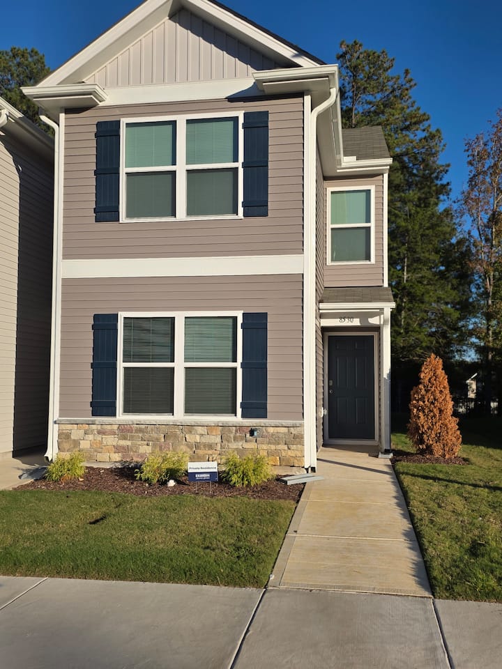 Brand New Luxurious Townhome In Raleigh (3 Beds) - Raleigh, NC