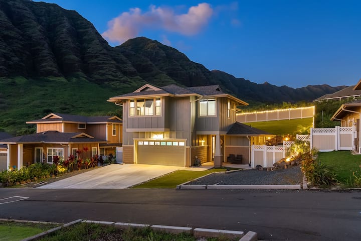 Villa Aloha · 4 Bedrooms, Pool, Hot Tub Sleeps 12 - Haleiwa, HI