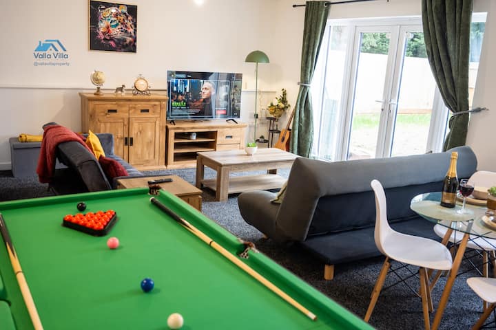 Pines Villa No.1 | New 3br, Parking + Ev, Sleeps10 - Northampton, UK