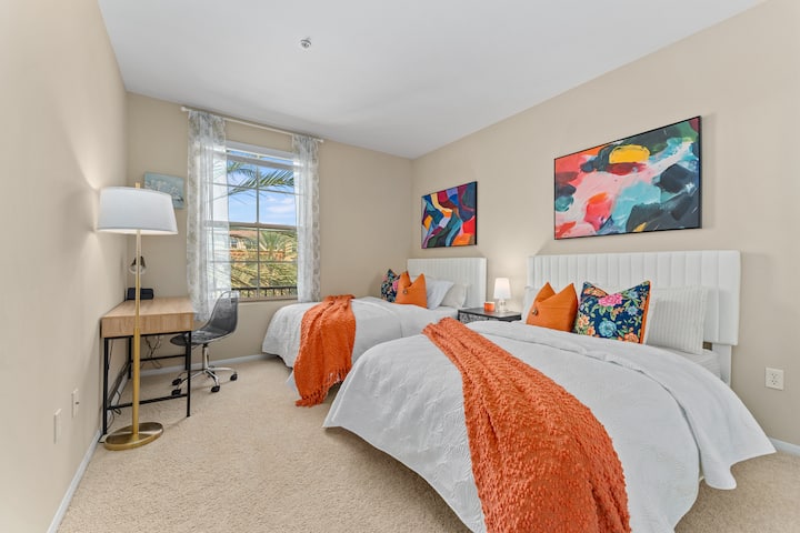 Irvine Spectrum Apt Home - Irvine, CA