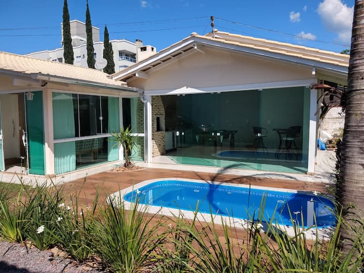 Casa Bem Localizada. - Indaial