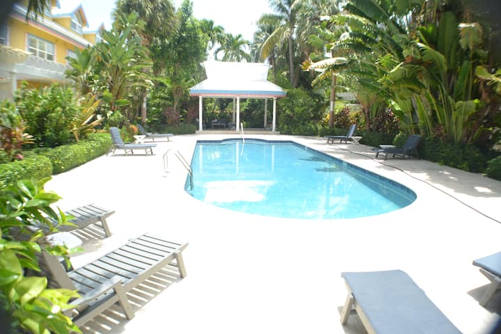 Divers Playground - Cayman Islands