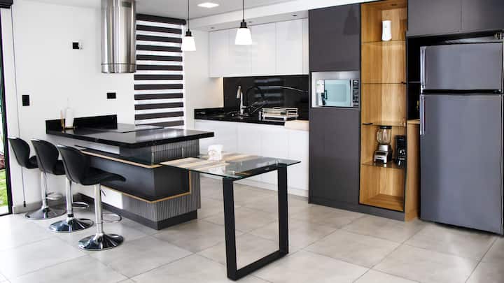 Dúplex Con Jacuzzi, Piscina Y Estilo Moderno - Cuenca