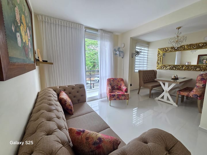 Casa Rosé Norte • Encanto Y Confort • Piso 2 • A/c - Montería