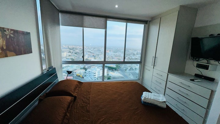 A Metros De La Playa | Vista A La Ciudad Y El Mar - Salinas