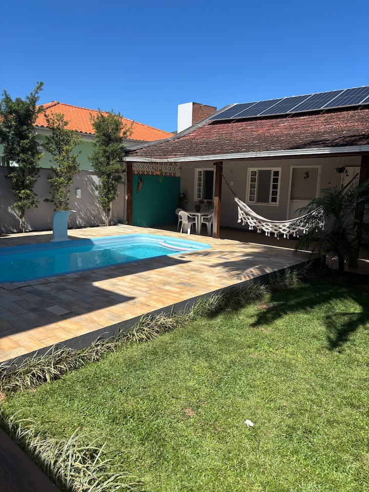 Casa Próximo Ao Aeroporto, Ressacada Com Piscina. - Florianópolis