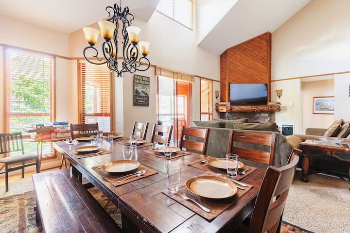 Powder Days Made Easy! Walk To Eagle Lodge! - Mammoth Mountain, CA