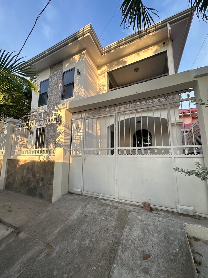 Hermosa Casa Para Disfrutar Y Descansar En Familia - El Progreso