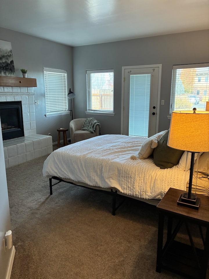 Lower Level Condo Overlooking Snake River Canyon - Twin Falls, ID