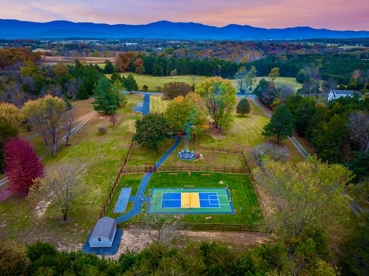 The Unbrined Getaway~pickleball~hottub~movies~dogs - Luray, VA