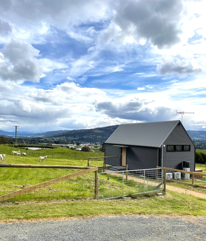 New: Luxury Cabin With Scenic Views & Farm Charm - Huonville