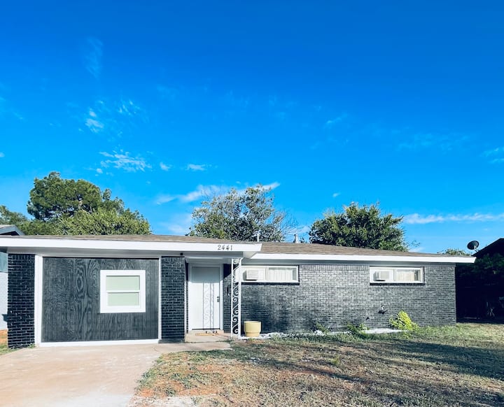 Spacious Stay On Bridge- Large 4 Bedroom 2 Bath - アビリーン, TX