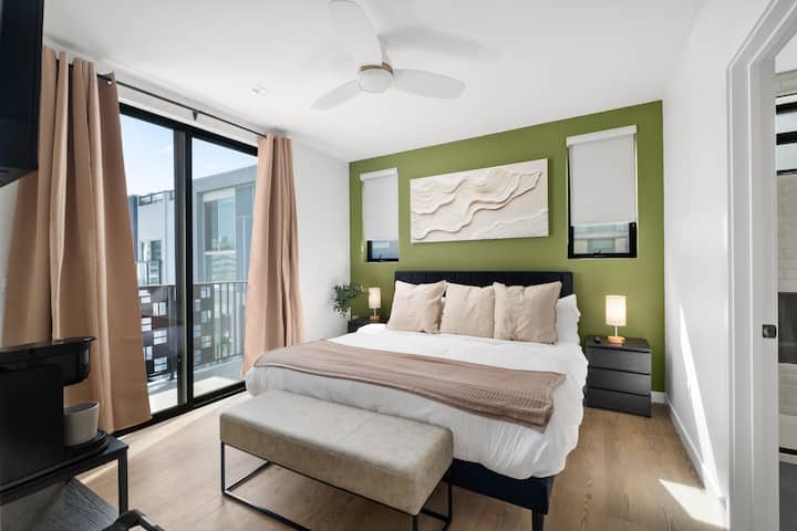 Near Beach & Airport | King Bed + Ev Charger - San Diego