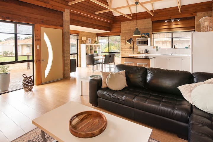 Sandy Gull Holiday Cottage - Yallingup