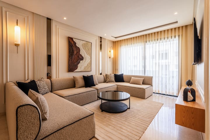 3br/3ba Family Apt • Pool • Gated Residence •New! - Casablanca