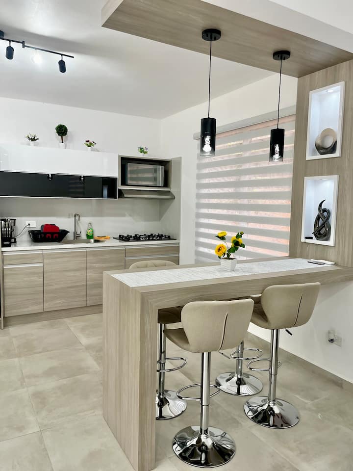 5. Escapada Romántica En Campo Con Piscina Gigante - Mayagüez