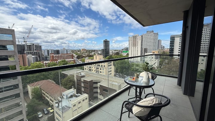 Modern 2bd Apartment With Pool, Gym & Parking - St Kilda