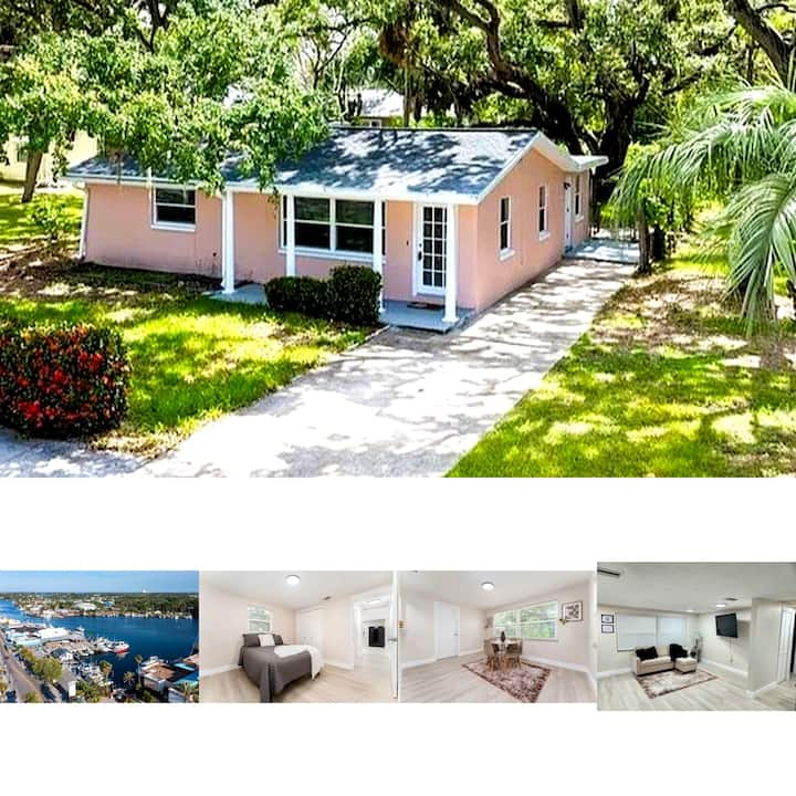 Beautiful/clean 2bed 1 Bath Home Near Sponge Docks - Tarpon Springs, FL