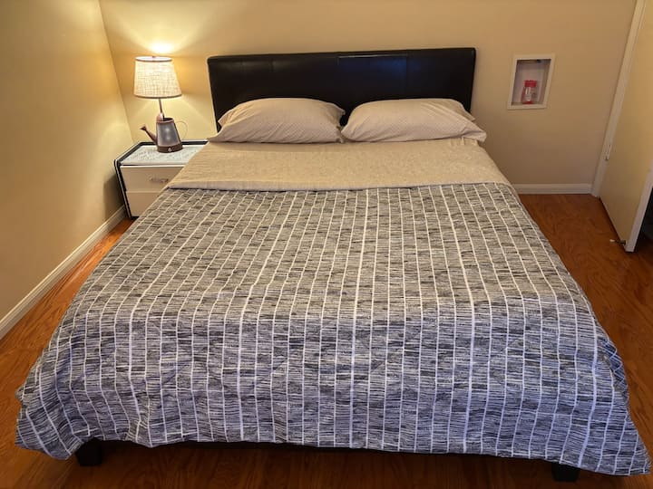 独立出入便捷安静的一个房间一个厨房一个卫生间。 - Azusa, CA