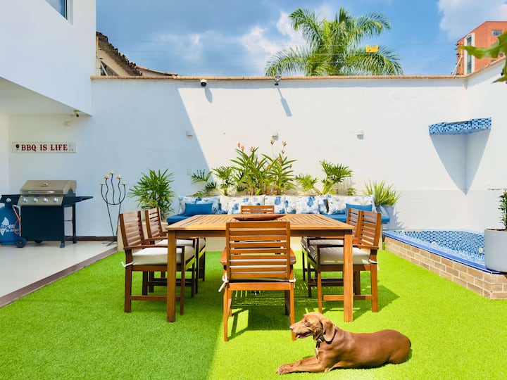 7,000 Sq Ft House In Cristales With Private Patio - Cali