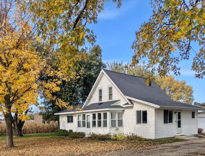Quaint Small Town Home - Country Style Living - Chimney Rock, WI