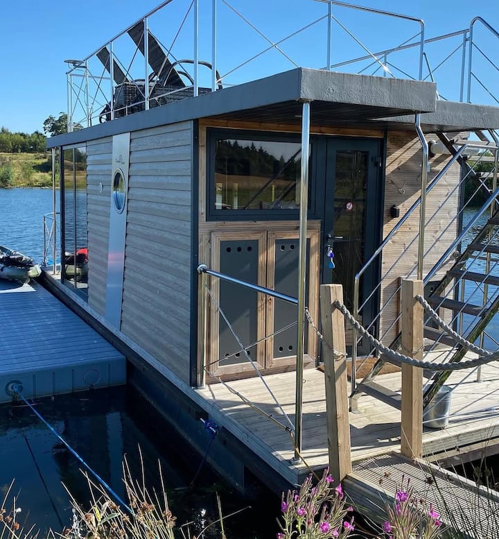 Lake Boat House 3 - Linlithgow