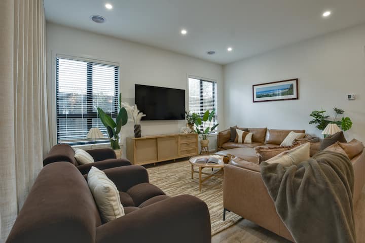 Blairye Shores | 5br Beach House + Bungalow - Rye