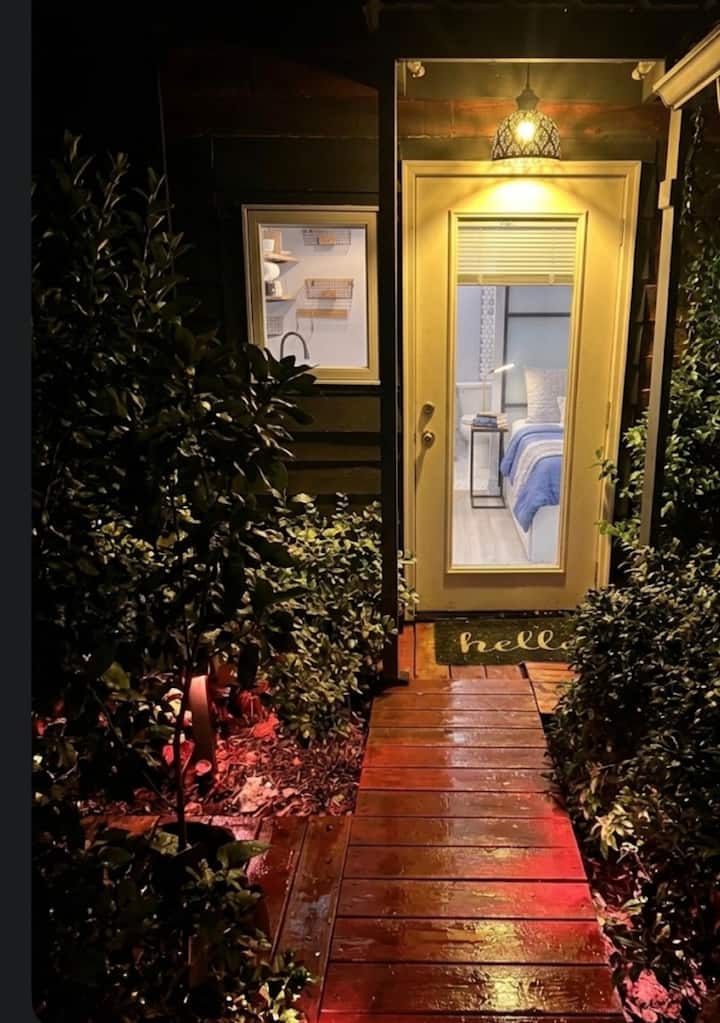 World Cup Cozy Tiny House Near Mercedes Stadium - Atlanta, GA