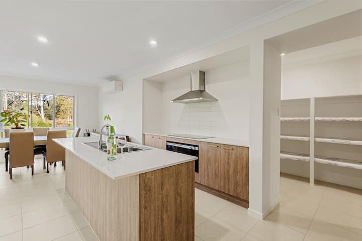 4br Mountain Retreat With Acreage Views - Tamborine Mountain