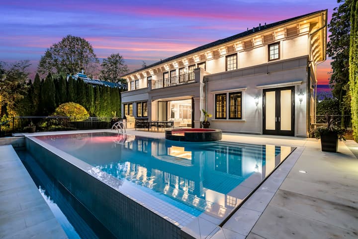 The Fendi Villa | Pool&hottub • 7 Min To Downtown - Vancouver